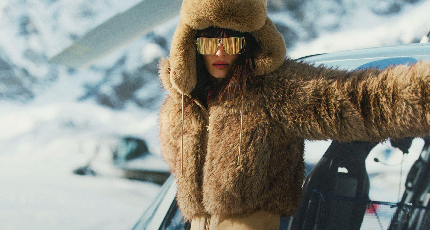 Abito lungo in raso con scollo all’americana in Marrone - Norma Kamali | Mytheresa